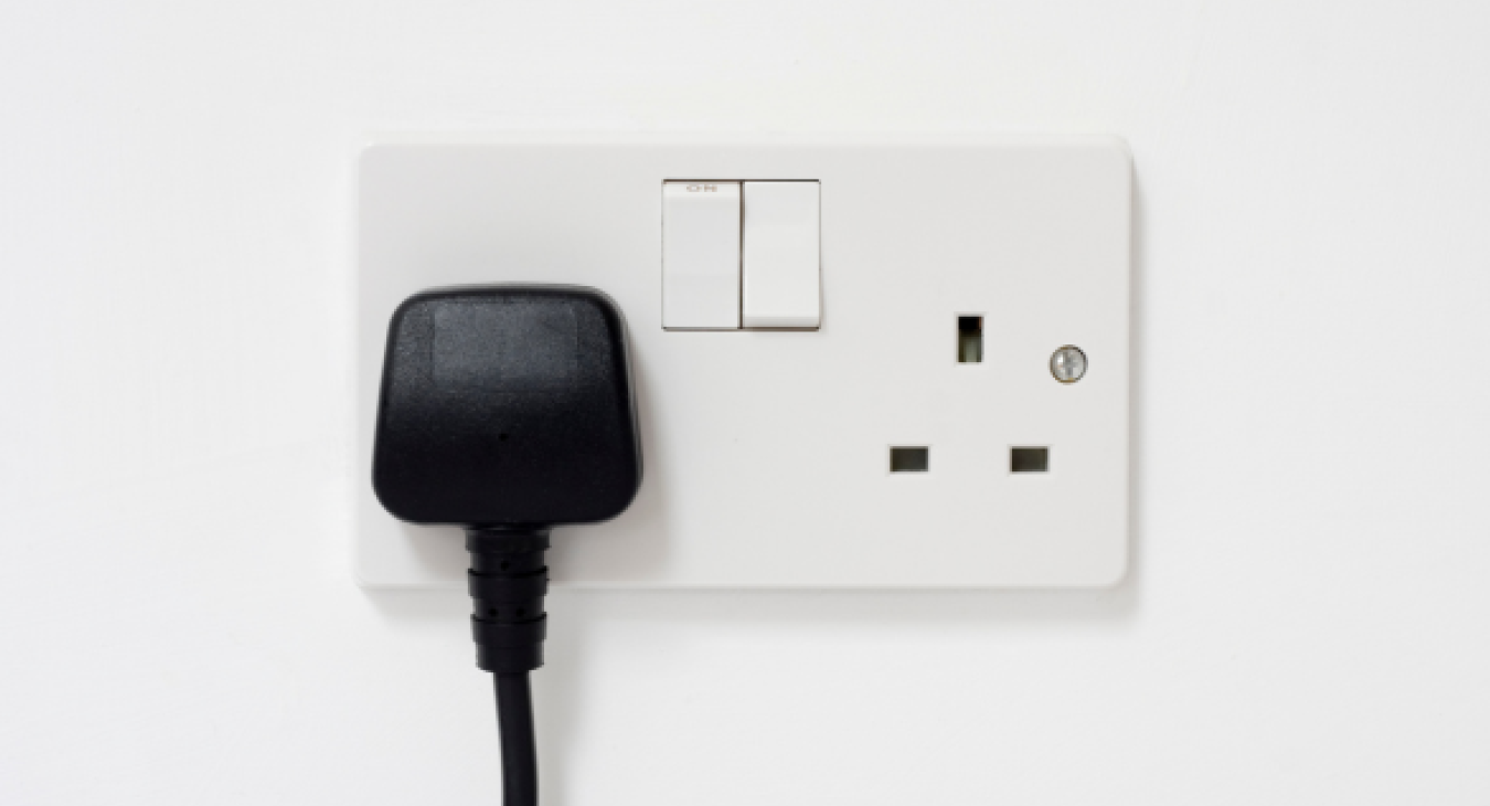 Why You Shouldn’t Ignore a Cracked Plug Socket in Your Rotherham Home ...